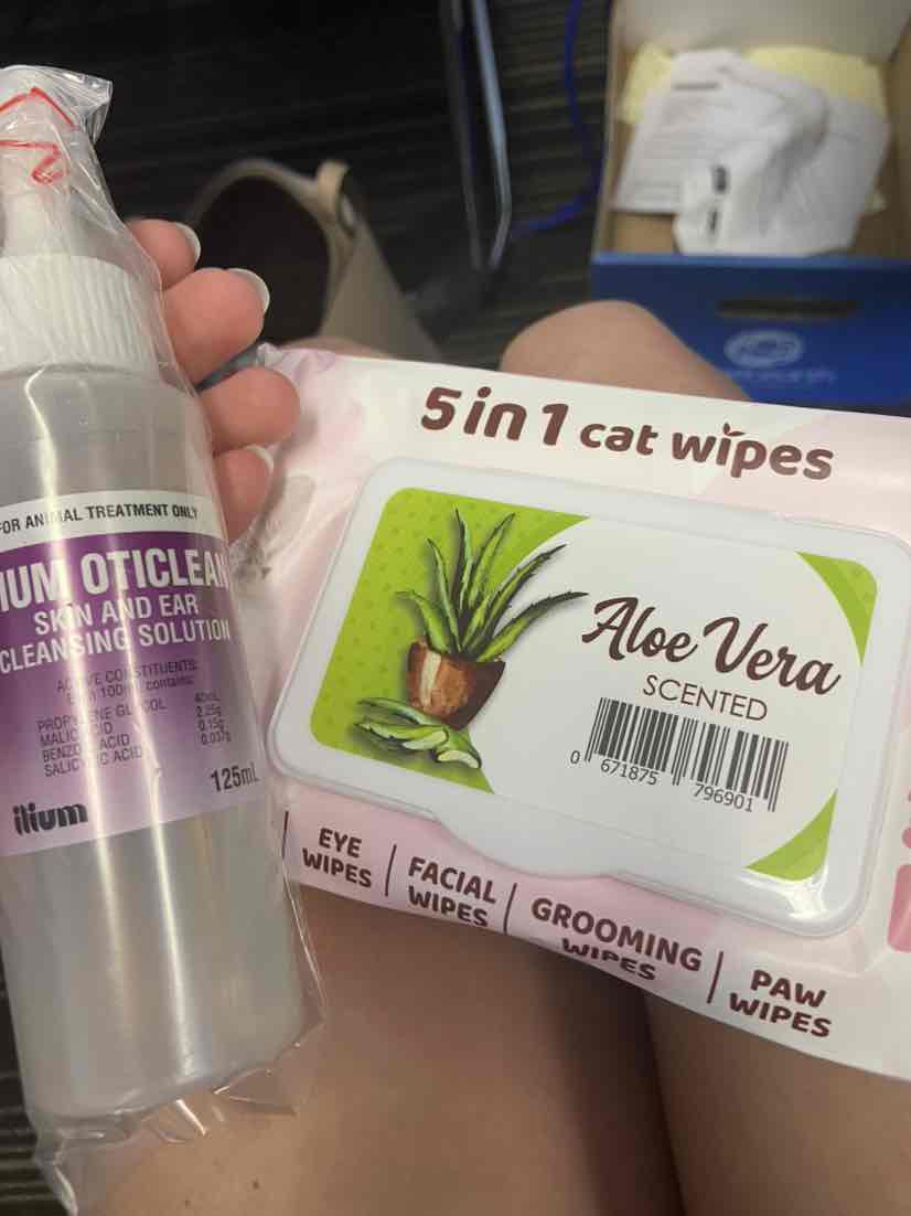Ilium Oticlean Skin And Ear Cleaning Solution Squeeze Bottle 125ml - $13.86