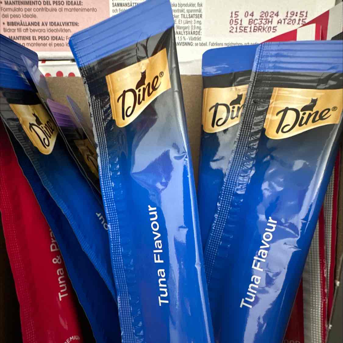 Dine Creamy Treats Tuna Flavour Paste Treat For Cats 12gm x 32 - $24.95