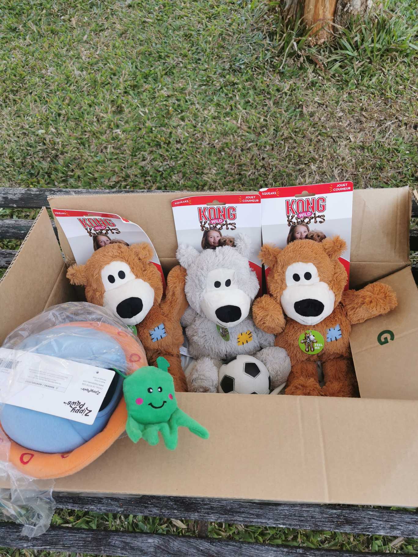 KONG Wild Knots Bear XLarge Squeaky Plush Tug Toy For Dogs - $23.05